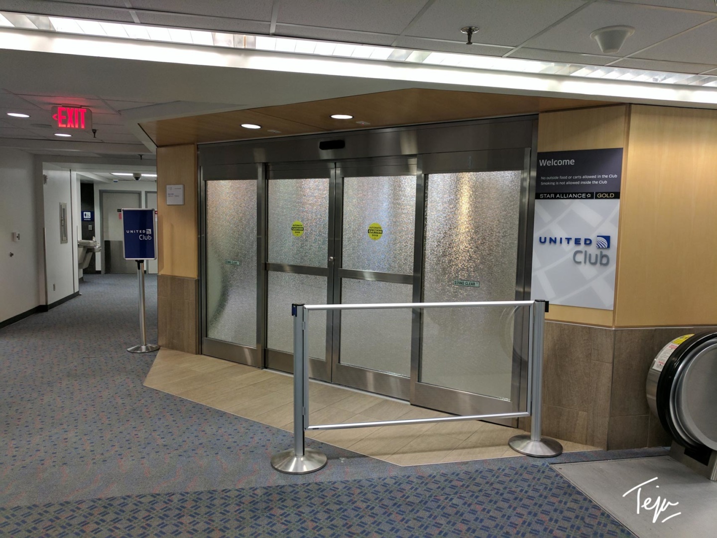 Review: United Business Class DFW-IAH and A Few United Clubs